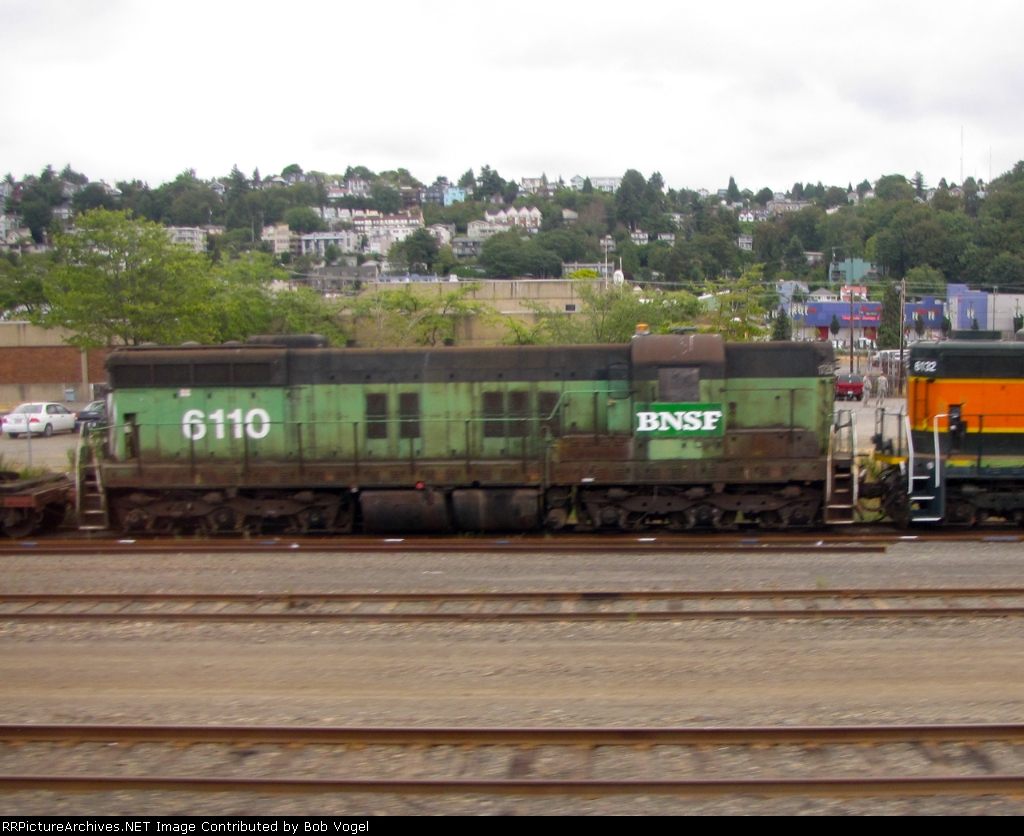BNSF 6110